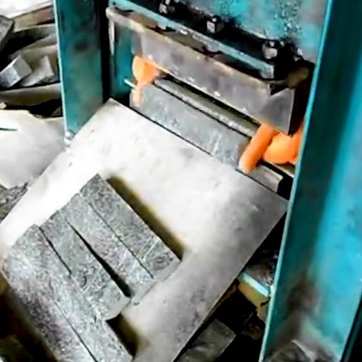 A hydraulic stone splitter can cut up to five tons. 😮 | Cheddar Gadgets