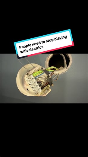 🚶‍♂️💡 MIDNIGHT TOILET TRIPS… WITHOUT BEING BLINDED 💡🚶‍♂️ Our engineers visited a property in Wokingham that had PIR sensors installed everywhere — great during the day… but at night? 😬 Every time someone got up to use the bathroom, all the lights came on at full brightness, waking everyone up and turning a quick visit into a full light show 💥 So we fixed it — without chasing walls or making any mess 👌 🔧 The solution: ✔️ Installed wireless switches ✔️ No damage, no making good required ✔️