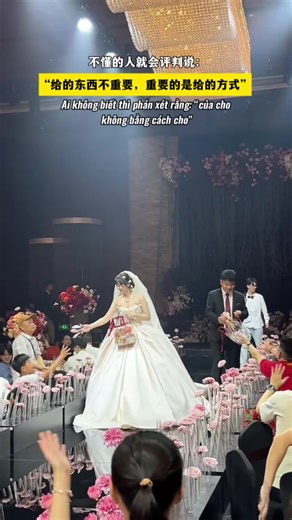 Ai không biết thì phán xét rằng: “của cho không bằng cách cho”. Nhưng điều chỉ cần hiểu phong tục, hiểu lòng người, sẽ thấy đó là sự trân trọng và ấm áp, không hề là thiếu lễ nghĩa #reviewphimhay #phimtrung #haucungchanhoantruyen #reviewphim