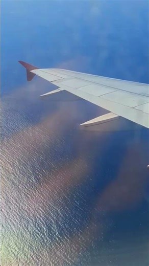 Sobrevoando San Crystobal, Galápagos, Equador