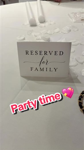 Fab wee family celebration last night 🥰 But my god, that crazy green fire exit light in the bedroom 🤦🏼‍♀️😂 what’s that all about 🙈 Feeling slightly delicate today 😖 #family #celebration #hangoverincoming #party #femaledj