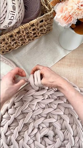 Chunky rug. Super easy and simple arm-knitting