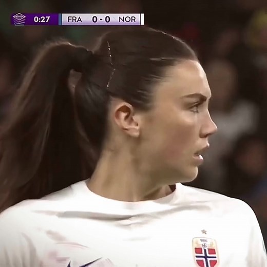 So princess is a defender now?? Here for it #barcafemini #wlw #ingridengen