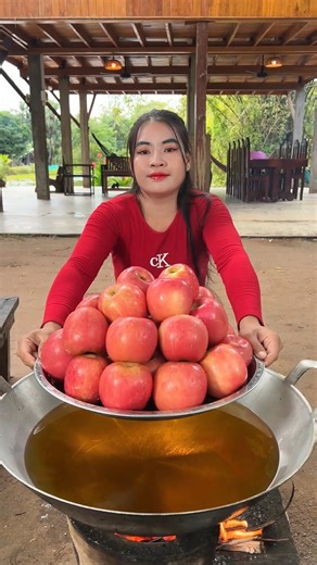 1.8K views | Crispy, golden fried apples – sweet, soft, and absolutely irresistible  #FoodieHeaven | A6 Cooking | Facebook