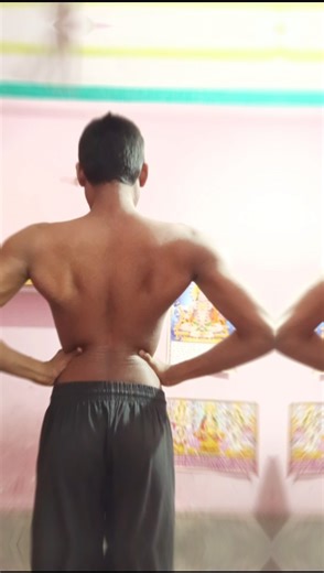 Bulking Back Pose l #shorts #fitness