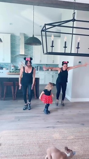 World’s worst dance challenge attempt!! Lol Brie and I are crying laughing!! 😂😂