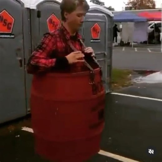 Jared Moore on Instagram: "#2016 trend, ey? Well... I turned 18 🎂 I got my first lead in a musical and put in the most work I ever had with singing🕺 Ended up singing the national anthem for my graduation🎓 Acquired the D0UCHIEST haircut I could possibly imagine 💇‍♂️ Put on a barrel with belts for shoulder straps and called myself Cracker Barrel Bob at the Westminster Cracker Fest🛢 Went to college and met the coolest people in the commuters lounge 🖥 I'd like to say I miss those days... but I