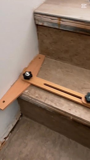 When two measuring tools give the same result, convenience becomes the real question. Would you choose the traditional tape measure or the wooden stair tread? For more details: https://renofixca.com Follow us on IG: https://instagram.com/renofixca | RenoFix