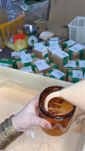 401 reactions · 6 comments | Try Glow White Korean Whitening Gold Cream — a standout formula that fades dark spots, evens out tone and leaves your skin visibly radiant. For face, hands and feet – works on multiple areas Blends smoothly, non-greasy finish Built-in tone-up effect plus long-term brightening Don’t wait for skin to change — make it happen now. Tap to shop and get your glow back. | Urbanseller | Facebook