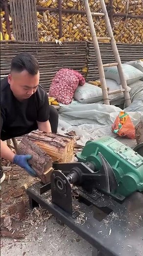 Powerful Wood Splitting Machine - Good tools and machinery make work easy