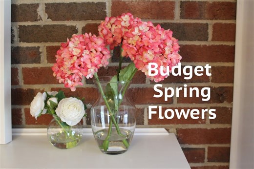 Cheap decor idea: Acrylic water flower arrangement