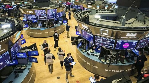 SEC reviewing volatility on Wall Street, vows to protect amateur investors