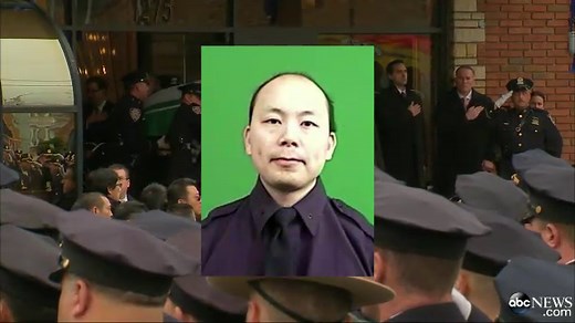 Police Officers Again Turn Backs on De Blasio