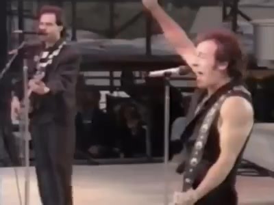 Bruce SPRINGSTEEN 💞Badlands (live at the Radrennbahn Weissensee, East Berlin 1988)🎸🎸💞 | Dejane Soares