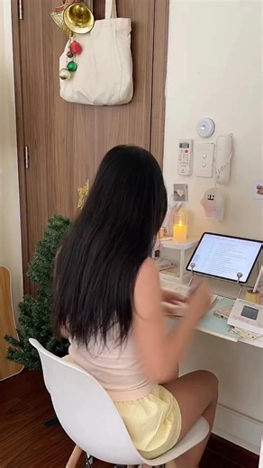 Don’t want to miss important notes ever again? Here comes UMEVO Note Plus – your AI-powered note-taker! ✨Meet the UMEVO Note Plus — your new go-to gear that skips the subscription nonsense entirely 🎯 Dual-Mode Recording: One-press to capture meetings & calls 🚀 AI Transcribe & Summarize → 99.9% Accuracy 📏 Only 3mm thin, 30g ultralight — Truly tiny 🌍 140 Languages | 40hr Recording | 64GB Storage 📑 Perfect for legal, medical, education & business 💼 Sync to Slack/Notion/CRM → Collaborate insta