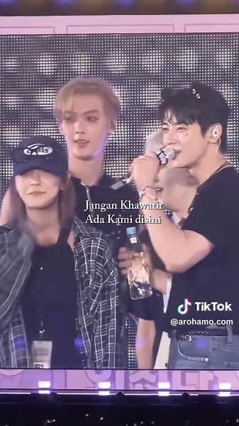 Moon Sua's Enchanting Performance with ASTRO