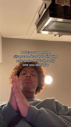 cam 🦸🏼 (@camfant)’s video of Silverware Drawer