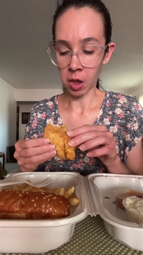 Delicious Cane's Mukbang Experience with Coleslaw