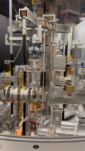 Take a look inside a lab! Today, we’re offering a sneak peek of some new work being done in the room where the NIST-4 Kibble Balance is located. This mechanical and quantum electrical device serves as the primary standard for the unit of mass in the International System of Units (SI) or metric system. It uses a high-accuracy comparison of electrical power that’s measured in terms of quantum voltage and resistance with the mechanical power of a physical kilogram mass in motion. But that’s not all