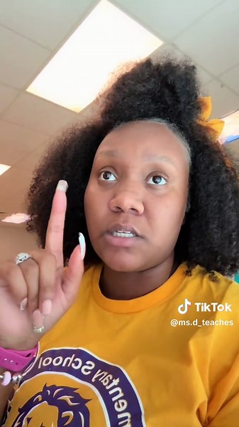 Miss Dickinson's Engaging First Day of School Vlog