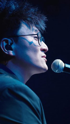 Alex Lim on Instagram: "Концерт в Алматы))) только сейчас дошли руки выложить этот замечательный вечер🥹 🎥: @fabristov.mov"