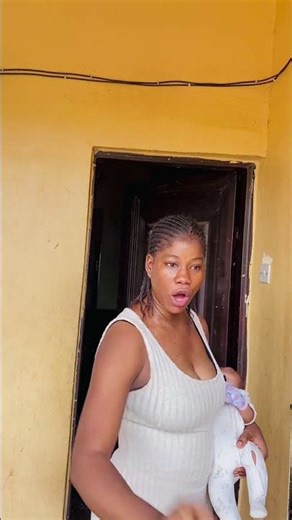 She lock me outside 😩 can you imagine this child 🤦‍♂️🤦‍♂️