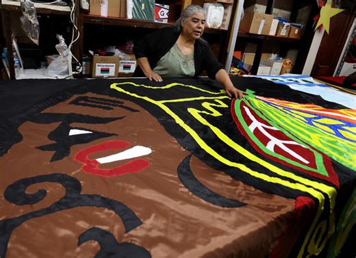 Meet the Mexican immigrant who made retirement banners for Michael Jordan, Scottie Pippen and Derrick Rose