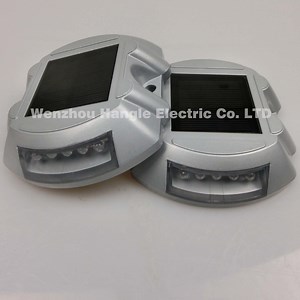 [Hot Item] Traffic Warning LED Light Solar Road Stud for Motorway Flash LED Road Marker Light