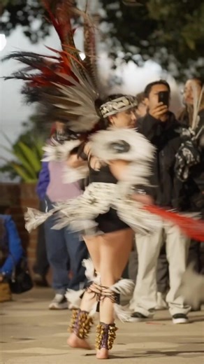 Danza Azteca Mujer Hermosa: Tradición y Cultura Mexicana