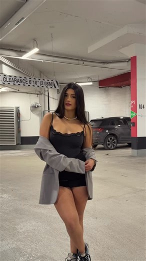 Sofía Besserer | outfit check express en el estacionamiento • • • #fyp #explore #reels #parati #grwmoutfit | Instagram