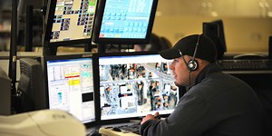 Apple confirms iOS 10.3 fixes flaw that caused iPhones to repeatedly dial 911 - 9to5Mac