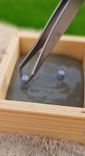 A fast and powerful 15-second DIY mini home idea that will blow your mind! Unique, colorful, and extremely satisfying — the perfect video for people who love creative tiny crafts and mini home designs. Don’t miss the next video… this page is made for millions of viewers!#MiniHome #MiniBuild #TrendingDIY #DIYReels #CraftShorts #MiniatureDIY #SatisfyingVideos | Art Edition