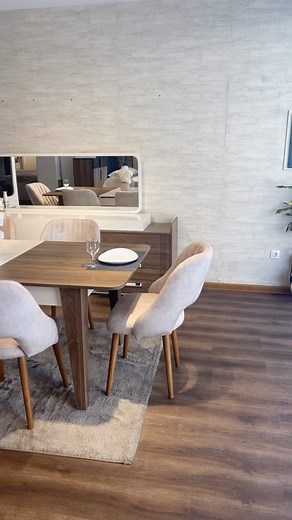 Salle à manger Barcelone complète extensible Prix : 252000.00 DA Console : 65000.00 DA Vitrine : 45000.00 DA Dimensions : Table : 1.70 cm / 90 cm fermé 2.10 cm / 90 cm ouvert Console : 200 cm / 45 cm Vitrine : 70 cm / 45 cm 📍Adresse : rue Ahmed ouaked Dely Ibrahim alger entre la fédération de football et l’université 📍Localisation showroom : https://maps.app.goo.gl/xRRxwwAdc2D4pNb1A Livraison 🚚 toute les wilayas / gratuit sur alger Blida Tipaza Boumerdes #meuble #chambre #salleamanger #اثاث_ف