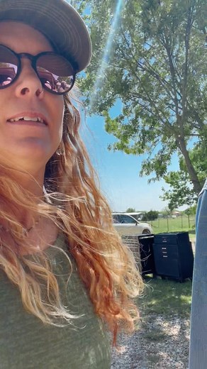 Walking yard sale toot, I got mean mugged hard on this one #walkingfarts #farttok #happymonday #fartinginpublic #farts #fart #farting #meanmuggin #caught #yardsale #yardsales #fyp