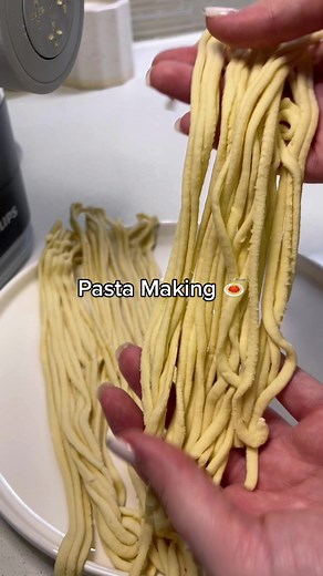 I’m obsessed with making homemade pasta in my pasta maker 🥹🤍 #pasta #pastamaking #homemadepasta