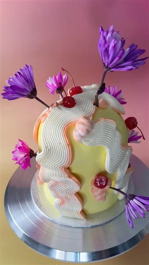 Make a floral dome cake with me 💜 #cake #cakedesign #baking #cakedecorating #cakeart