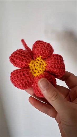 Floral Crochet Keychain: Easy Tutorial