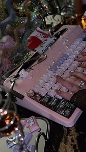 103 reactions · 11 shares | 勺 @yunzii_keyboard YUNZII QL75 Retro Typewriter QMK/VIA Mechanical Keyboard 勺 Keycaps link in bio . . . . Is this your vibe? Getting addicted to keebs tapping sounds. Crazy obsessive satisfying keebs. #asmr #keyboardasmr #keyboard #customizedkeyboard #cutekeyboard #keyboardart#typing#assemble #typing #mechanicalkeyboard #keycaps #keyboardbuild | Xiao Guo | Facebook