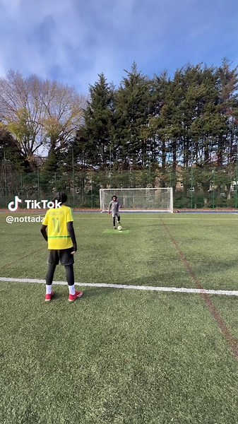 Crazy 1v1s Moments in Football