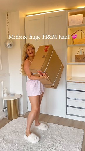 My BIGGEST H&M haul ever! 😍💞 Comment HAUL and I’ll send you the links directly 🫶🏻 Which one is your fav - 1, 2, 3, 4, 5, 6, 7, 8, 9 or 10?! 👇🏻 I don’t think I can possibly choose - although that last dress really surprised me! #midsizefashion #midsizegirl #hmhaul #hmuk #hmnew #hmdress #midsizeoutfits #midsizeootd #size12style | TRUST IN VOGUE