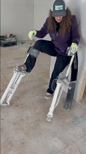 How I stilt up for 8ft - the comfort straps are game changers of your on stilts a lot! #construction