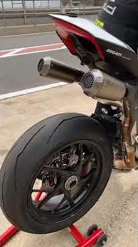 PANIGALE V4 with Full Titanium Akrapovic system SOUND 🔥