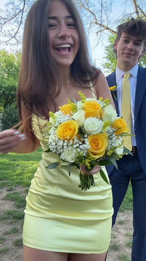 Yellow Outfits and Fashion Inspiration | Insta Pics