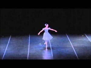 Ballet Paula Gasparini - Variação Coppélia - Carolina Marques - 2015