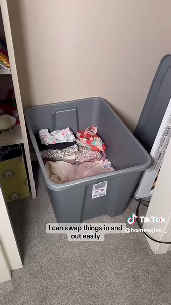 ✨ The baby closet hack you didn’t know you needed (but totally do). 👶✨ Tiny clothes = big mess. This hack saves space and keeps everything easy to find! What are your baby closet hacks? Comment below! 💭👇 #babyclosethack #nurseryorganization #momlifetips #parentinghacks #babyessentials