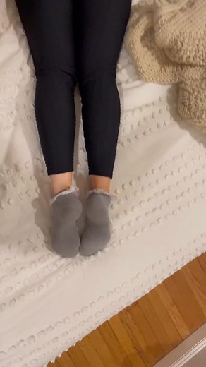 Frilly Socks and Leggings Outfit Ideas for Everyday Style