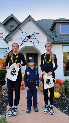 cop and robbers 💰💸🤑💵 #goviral #fyppp #likeandcomment #halloweentok