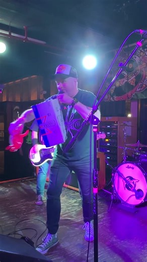 The Bonstones ‘Right Where We Left Off’ Live at Fest 22! Watch the entire set on YouTube! https://youtu.be/0lHMVKq4_HQ?si=OpQ50lVqrJWgWNAJ #punkrock #fyp #livemusic #poppunk #fest22