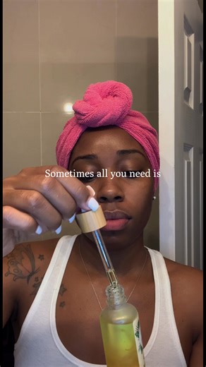 Transform your routine with skincare that nurtures both you and the planet. 🌿✨ Clean ingredients for a clear conscience, real results for glowing skin. Self-care that makes a difference. | Servskin