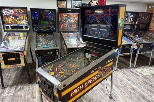 No Reserve: Williams High Speed Pinball Machine
